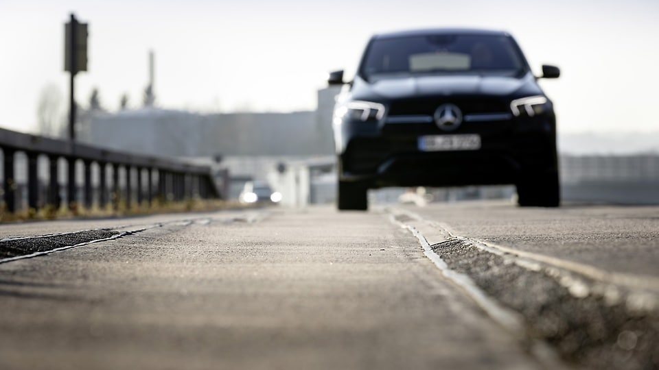 This is how the special driving character of a Mercedes-Benz is created ...
