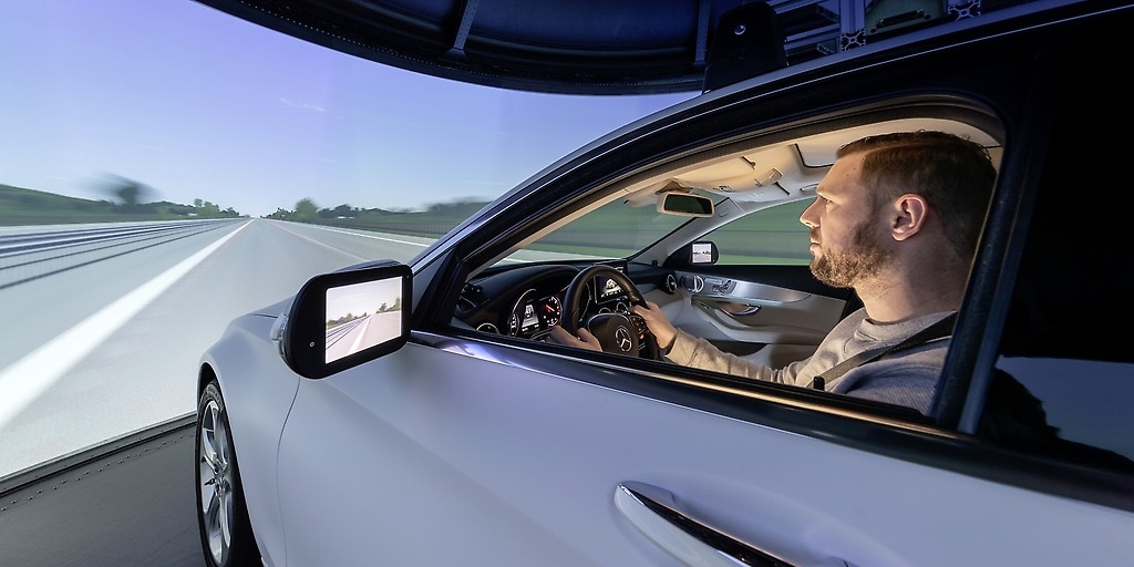 This is how the special driving character of a Mercedes-Benz is created ...