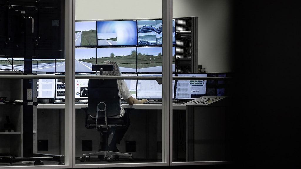 Simulators of today and tomorrow | Mercedes-Benz Group > Innovations ...