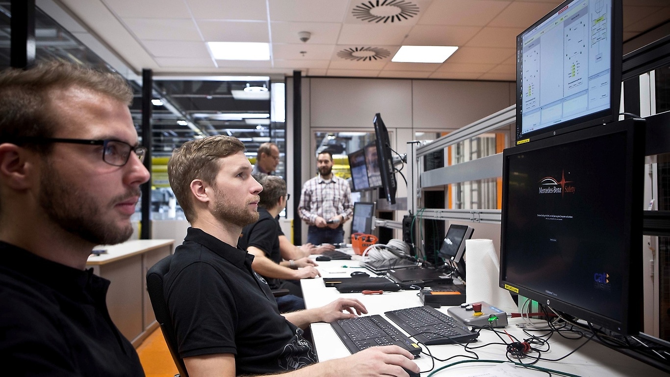 The Crash Test Centre in Sindelfingen | Mercedes-Benz Group ...