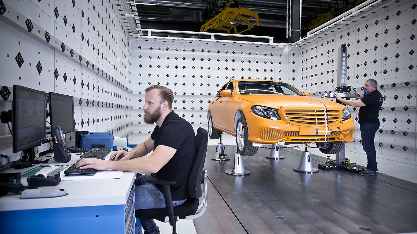 The Crash Test Centre in Sindelfingen | Mercedes-Benz Group ...