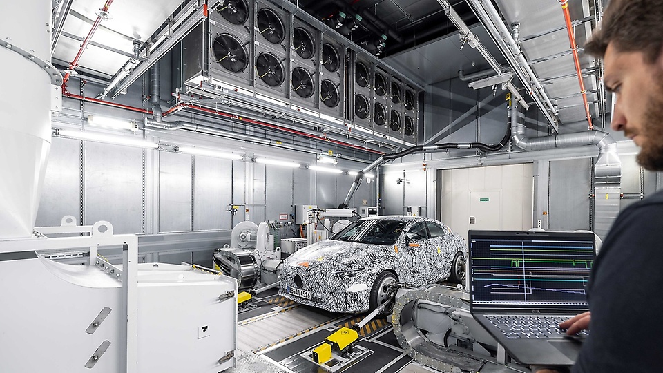 Hybrids | Mercedes-Benz Group > Technology > E-Mobility > Hybrid