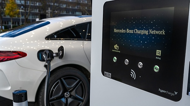 Mercedes-Benz opens first European Charging Hub | Mercedes-Benz Group ...