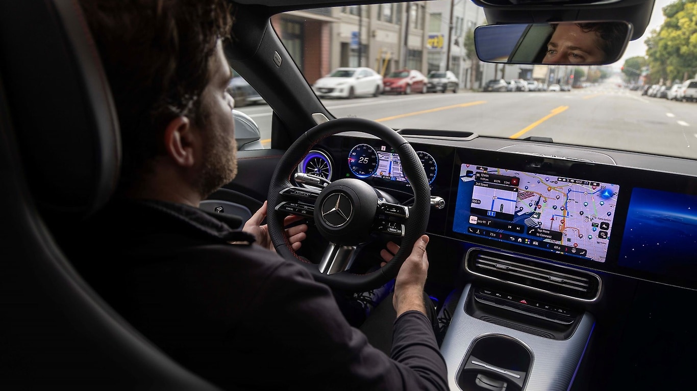 MB.DRIVE ASSIST PRO: Navigation and driving assistance merge | Mercedes ...
