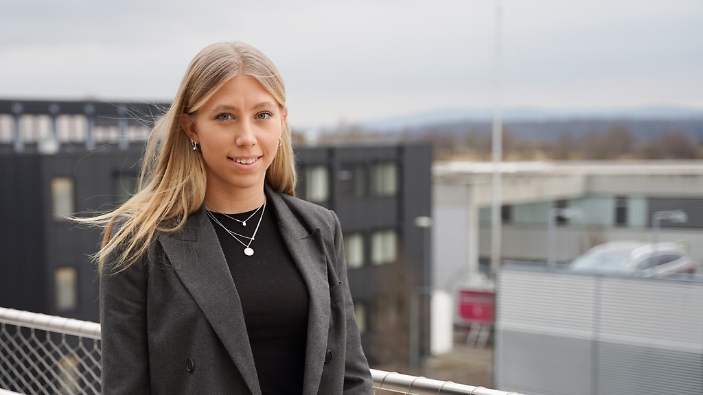 Authentic insights into dual studies at Mercedes-Benz | Mercedes-Benz ...