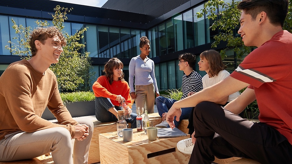 Startseite | Mercedes-Benz Group