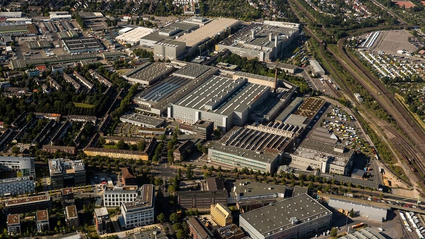 Mercedes-Benz Werk Düsseldorf | Bewirb dich jetzt! | Mercedes-Benz ...