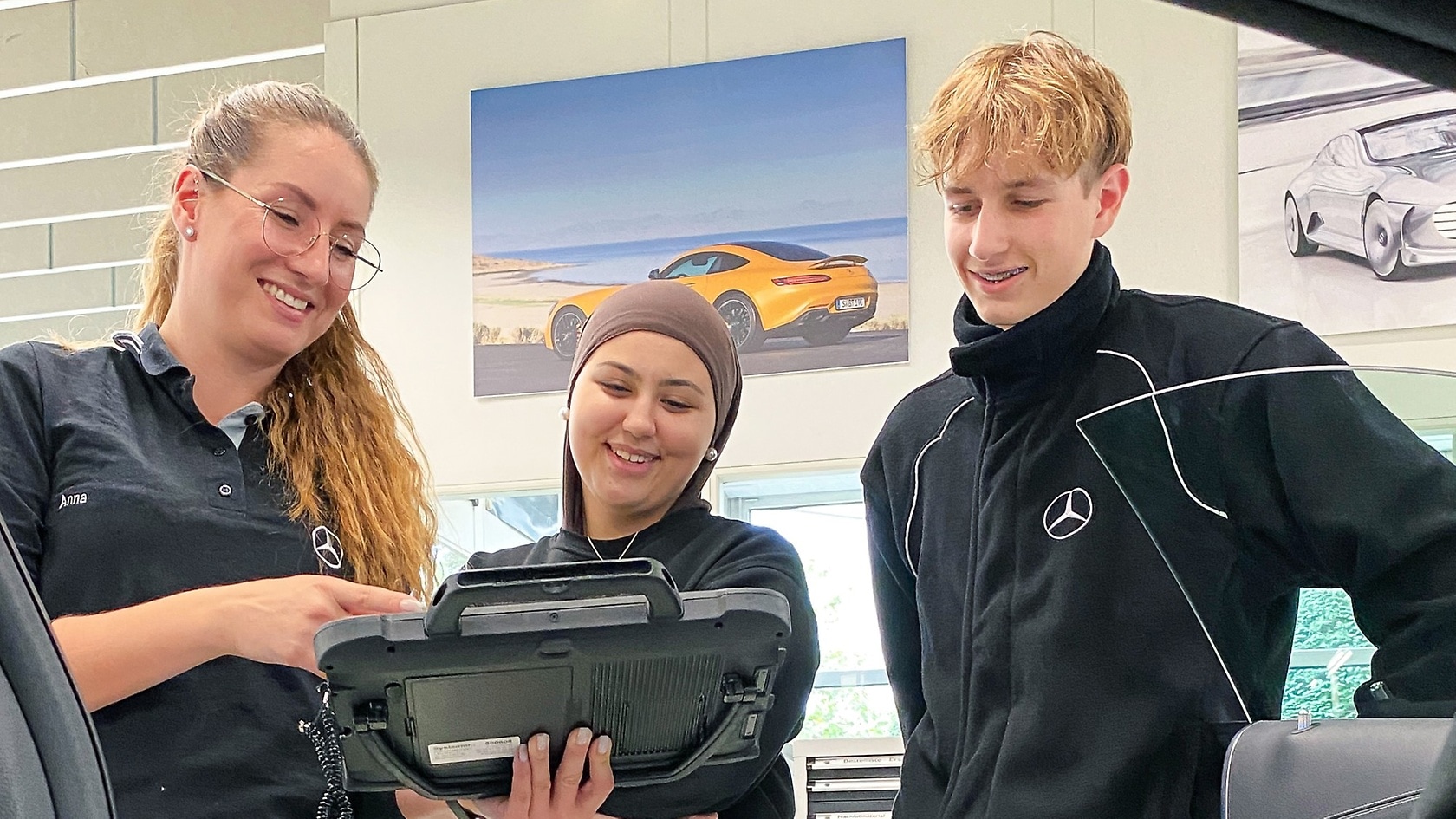 Authentische Einblicke in die Berufsausbildung bei Mercedes-Benz ...