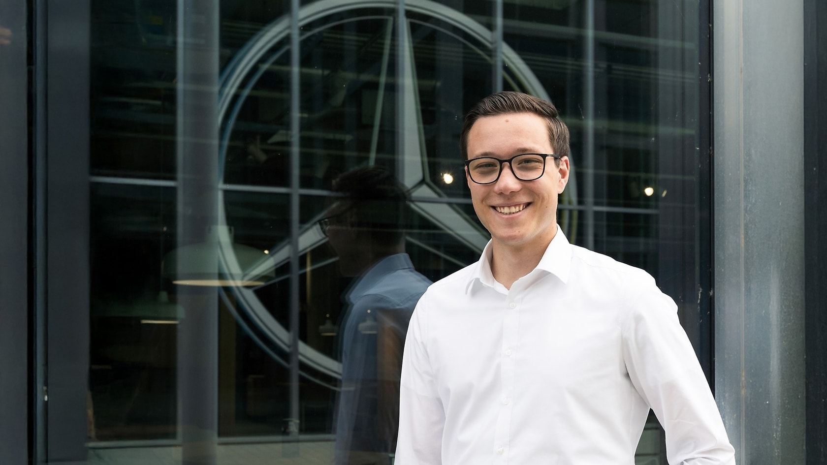 Authentic insights into dual studies at Mercedes-Benz | Mercedes-Benz ...