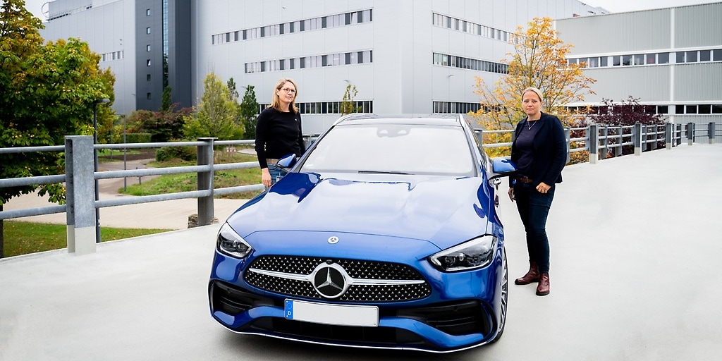Female engineers in job tandem | Mercedes-Benz Group > Careers > About ...