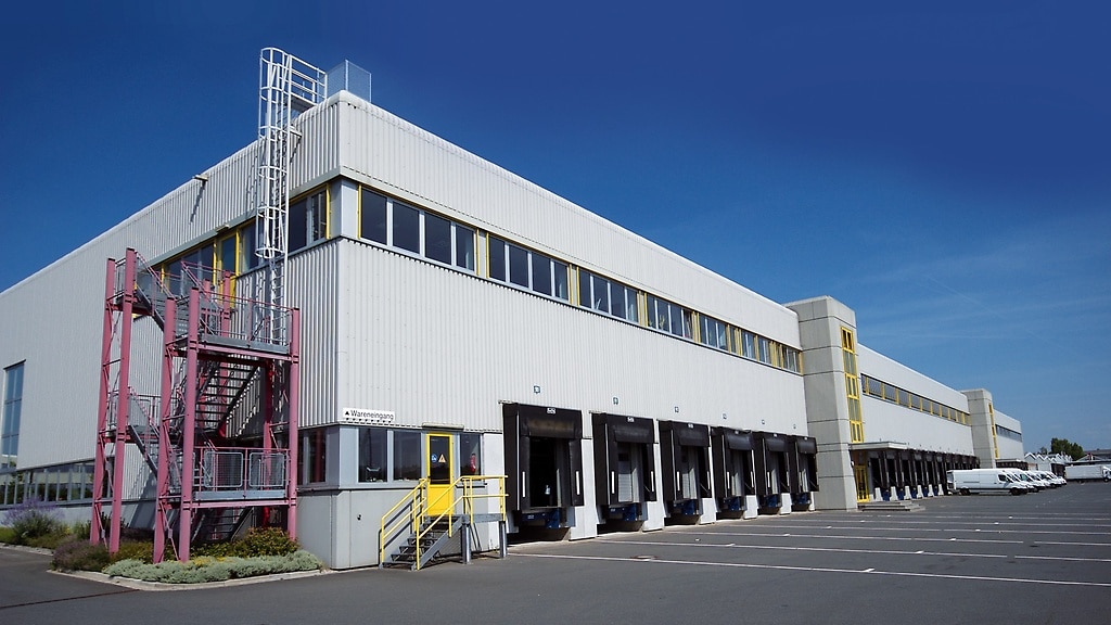 Mercedes-Benz Logistik-Center Hannover | Mercedes-Benz Group > Karriere ...