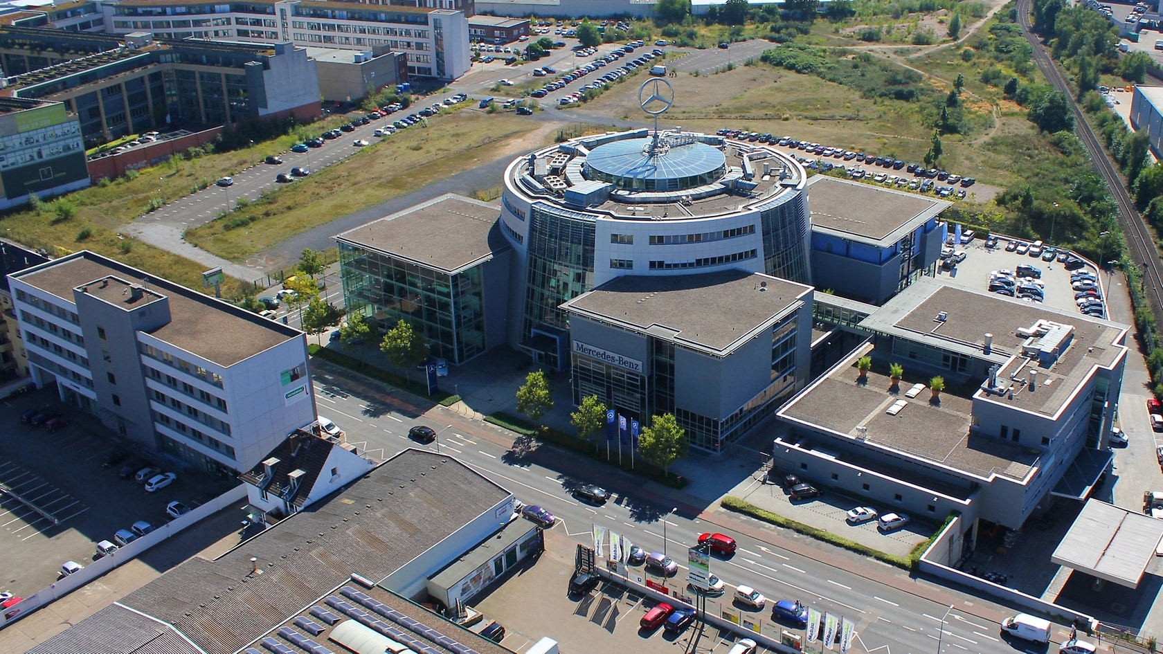 Mercedes-Benz Niederlassung Köln/Leverkusen | Mercedes-Benz Group ...