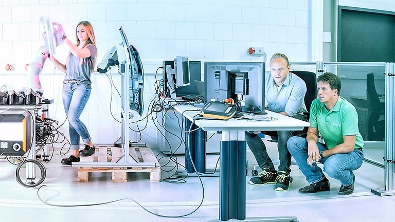 Mercedes-Benz Tech Innovation GmbH, Stuttgart | Mercedes-Benz Group ...