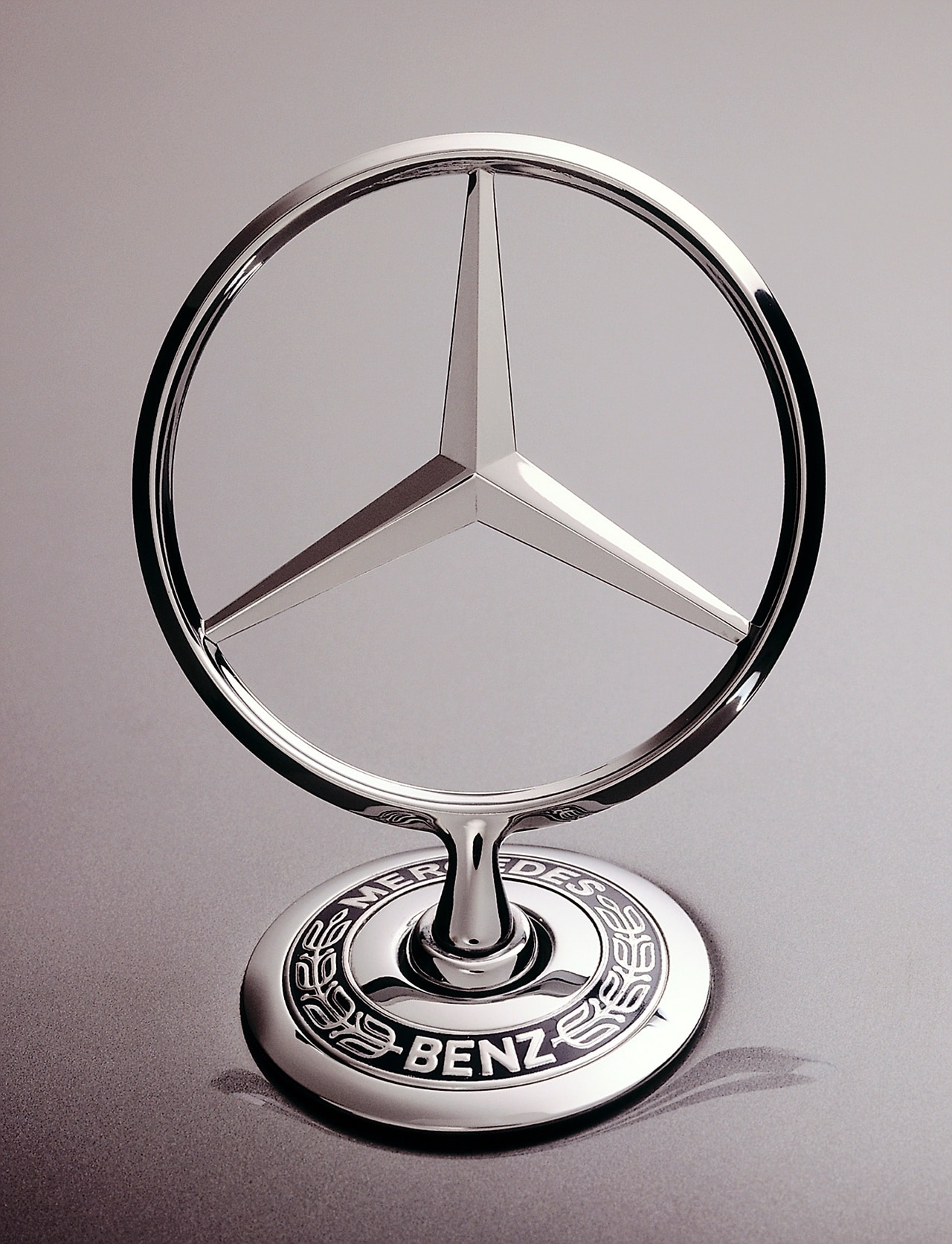 Gute Fahrt unter einem guten Stern | Mercedes-Benz Group > Unternehmen ...