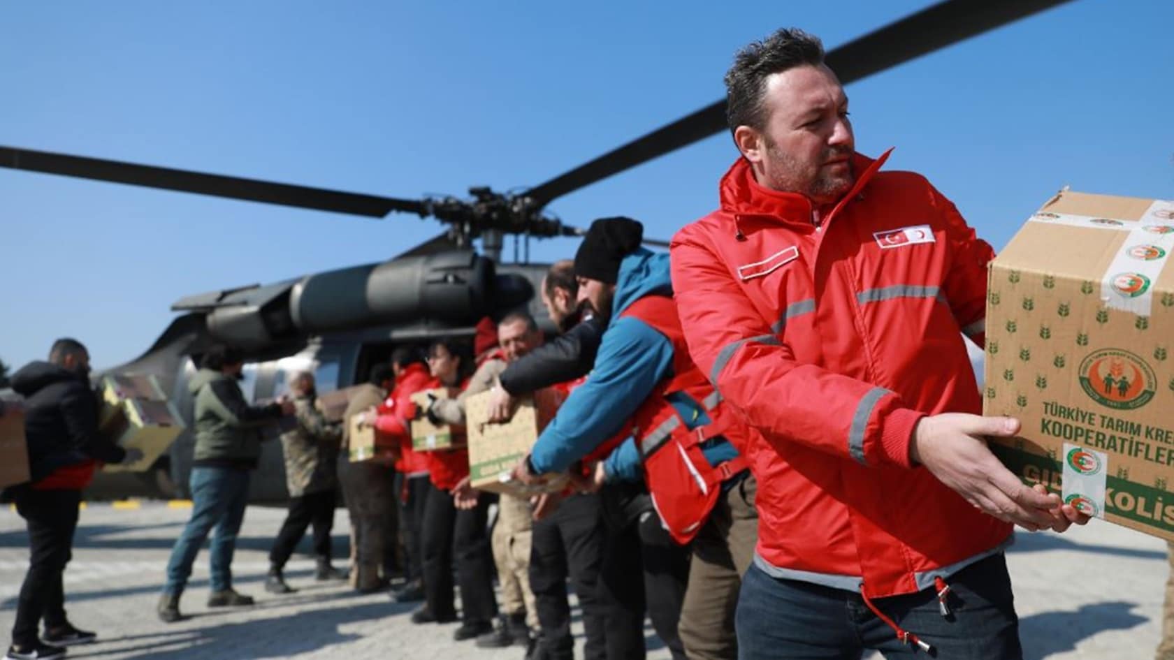 Mercedes-Benz: We help when disaster strikes | Mercedes-Benz Group ...