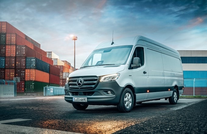 Our Integrity Code: Making the right decisions | Mercedes-Benz Group ...