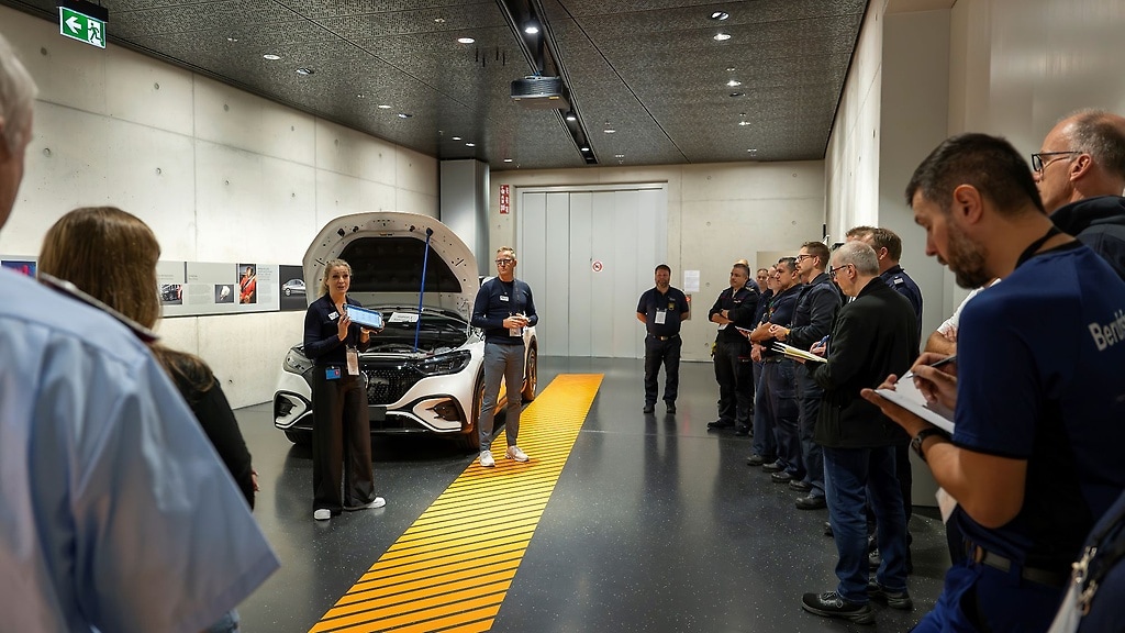 Mercedes-Benz and European fire departments train together | Mercedes ...