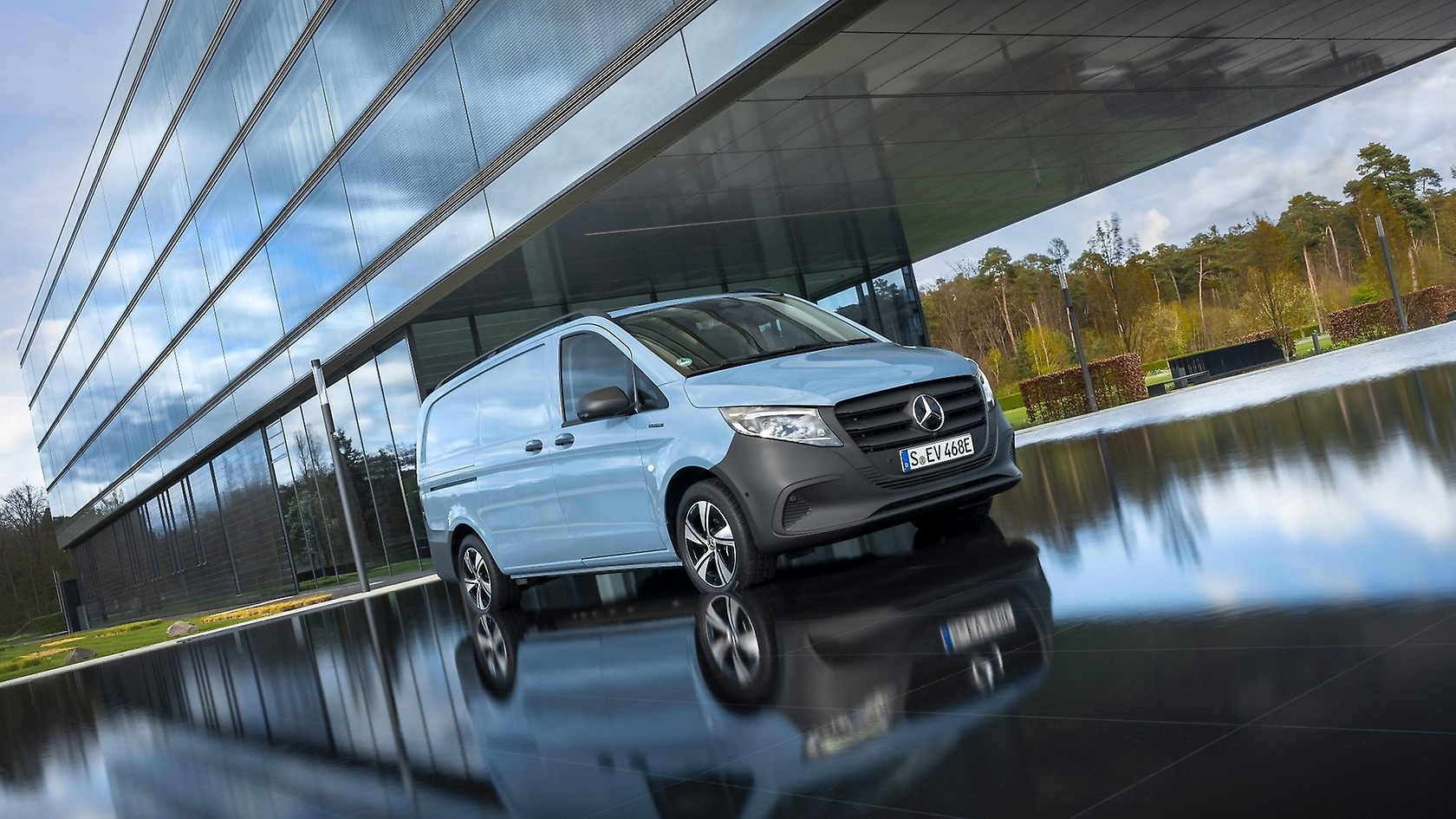 Mercedes-Benz Vans: A Tradition of Customer Focus – The Right Solution ...