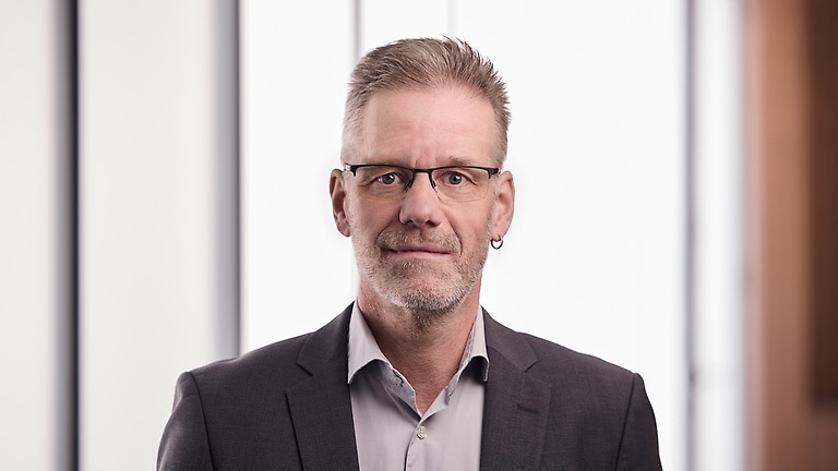 Michael Peters | Mercedes-Benz Group > Company > Corporate Governance ...
