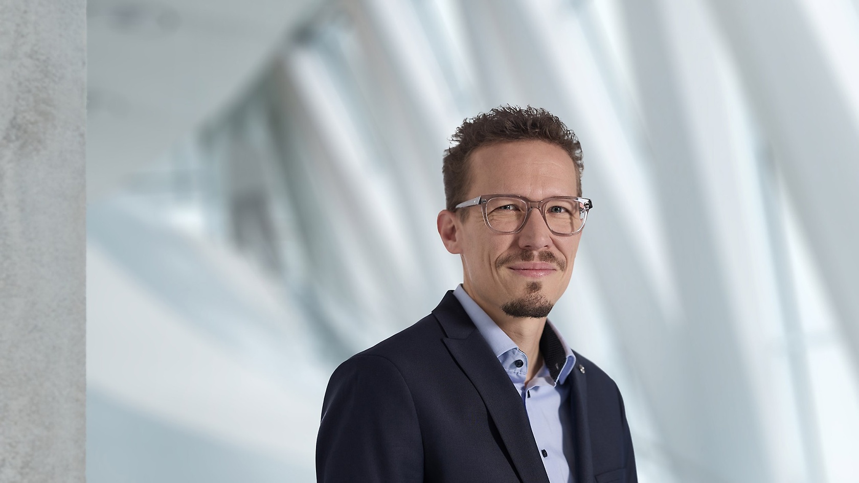 Mathias Geisen - Biography | Mercedes-Benz Group > Company > Corporate ...