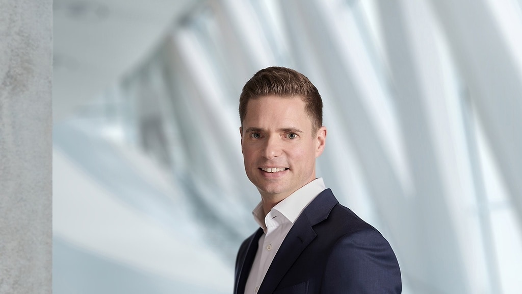 Oliver Thöne - Biography | Mercedes-Benz Group > Company > Corporate ...