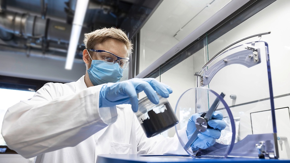 Advocacy Mercedes-Benz: Trade and Investment | Mercedes-Benz Group ...