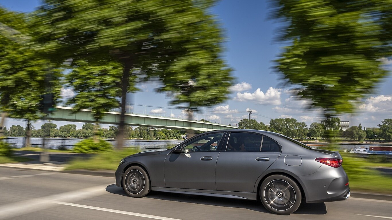 Advocacy Mercedes-Benz: Electromobility | Mercedes-Benz Group ...