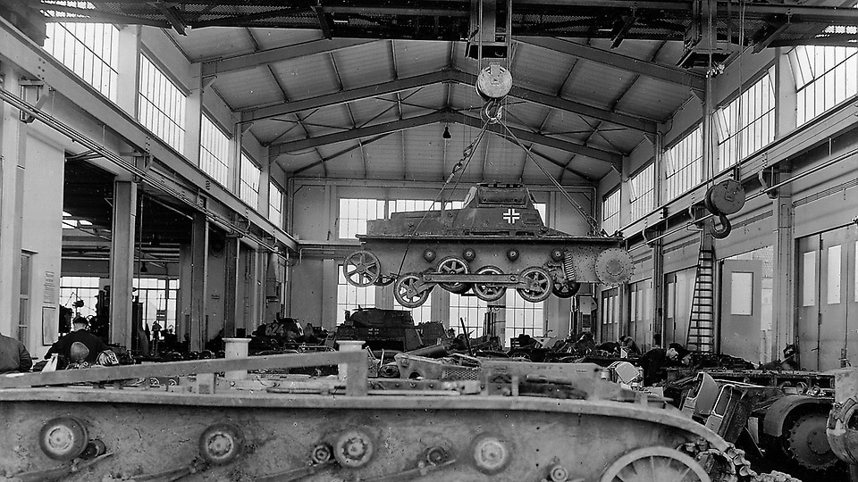 Our history. Our responsibility. | Mercedes-Benz Group > Company ...