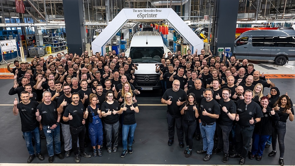 Mercedes-Benz Plant Düsseldorf | Mercedes-Benz Group > Company ...