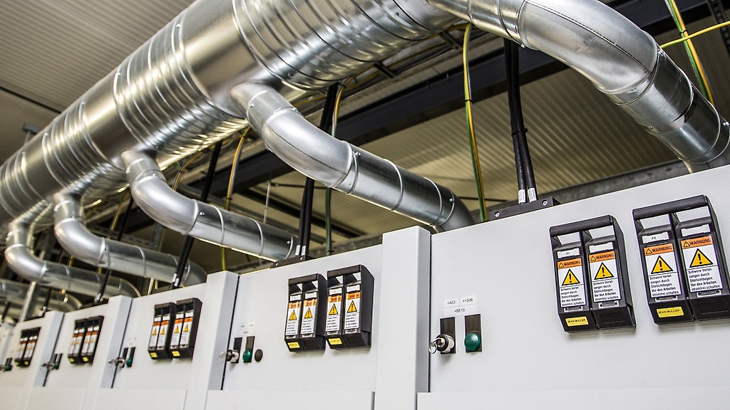 The Mercedes-Benz Energy Storage System (MBESS) | Mercedes-Benz Group ...