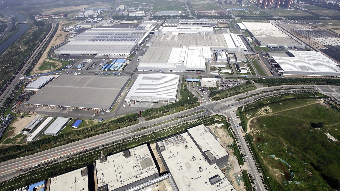 Mercedes-Benz Plant Peking | Mercedes-Benz Group > Company > Production ...