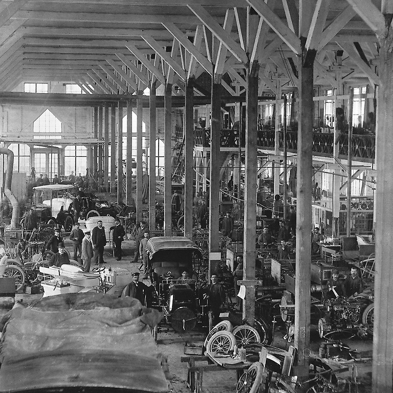 Company History | Mercedes-Benz Group > Company > Tradition > Company History