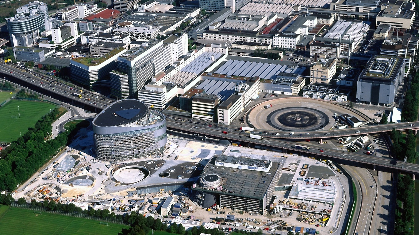 Daimler AG from 2010: Boom and Internationalization | Mercedes-Benz ...