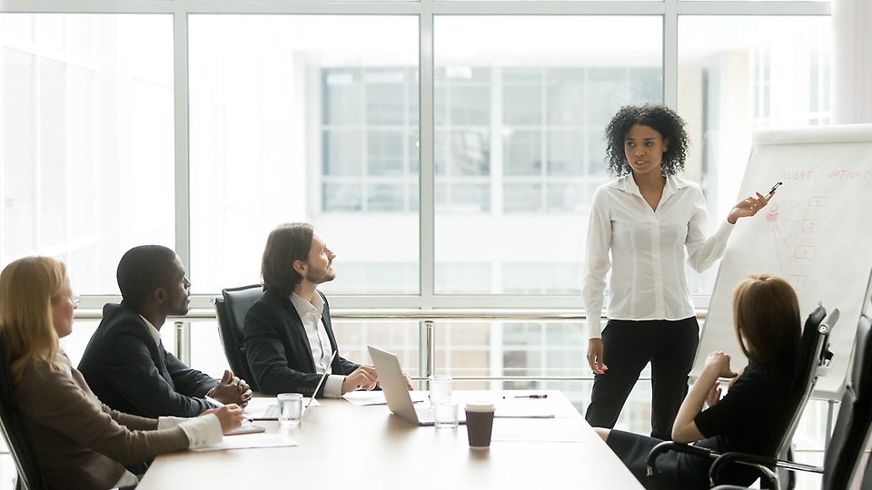 Supporting suppliers: Dialogue and qualification | Mercedes-Benz Group ...