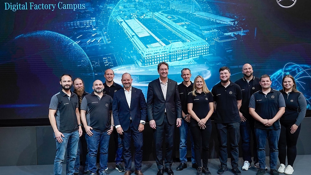 With D.SHIFT in digital professions | Mercedes-Benz Group ...