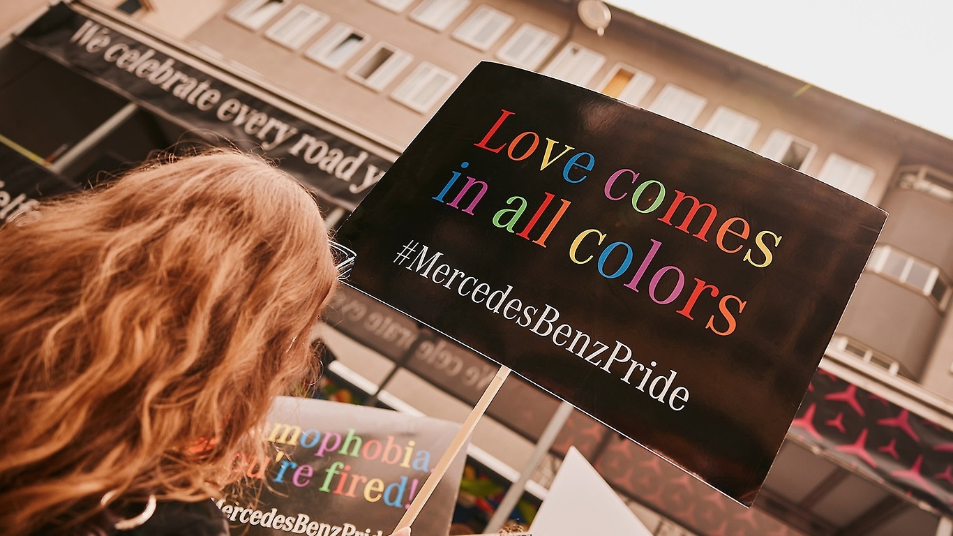 Pride at Mercedes-Benz | Mercedes-Benz Group > Sustainability > People ...